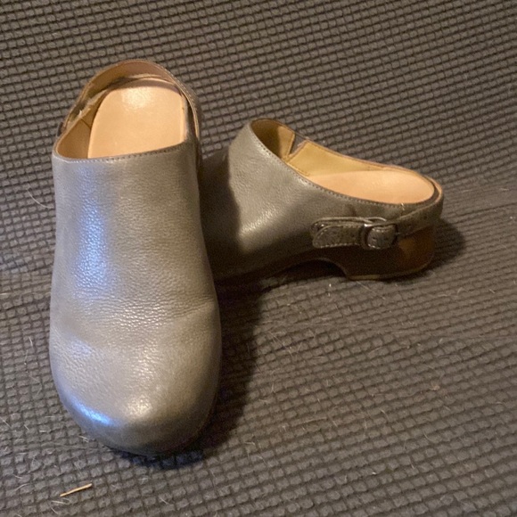 Dansko | Shoes | Dansko Womens Size 37 Gray Leather Open Back Clogs ...